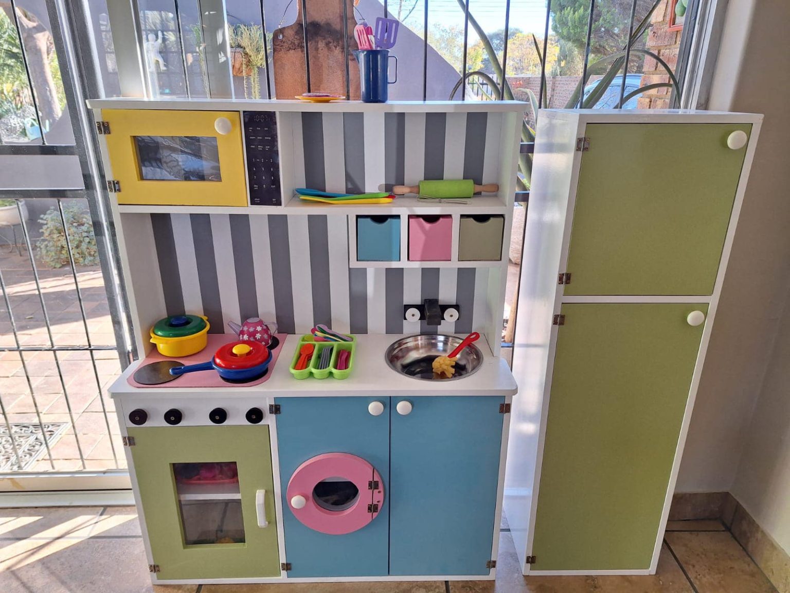 Play Kitchens – Jungle Gyms South Africa – Outdoor Play Experts
